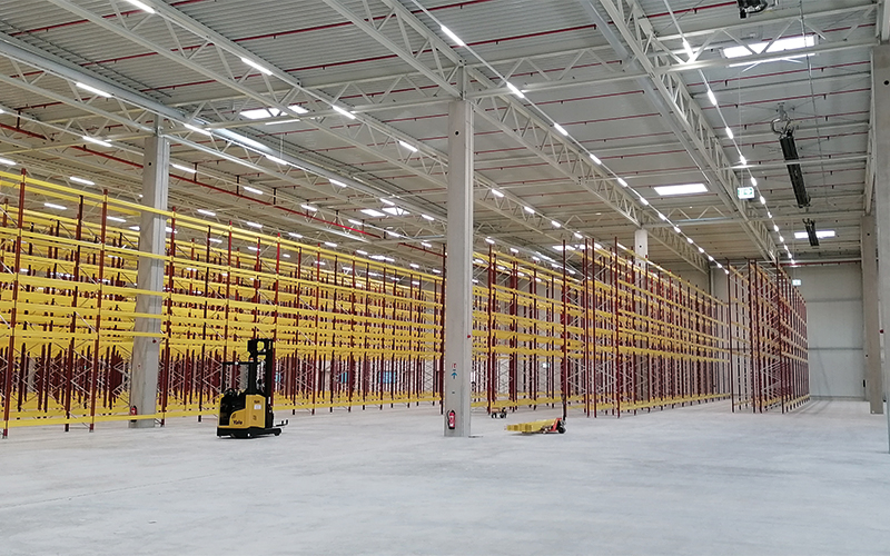 Futuristisch: Lagerautomatisierung für Simon Hegele - LOGSOL